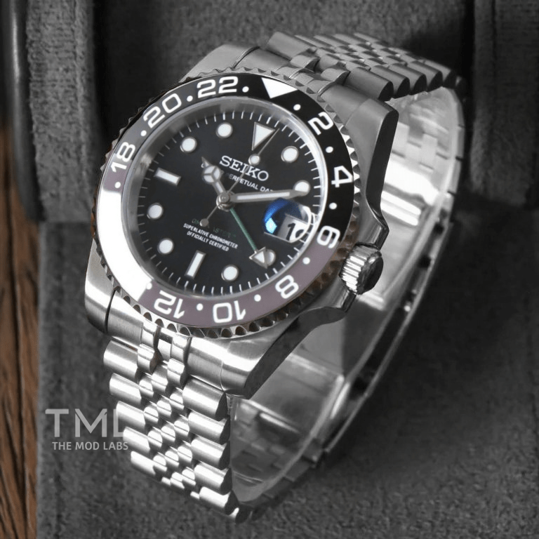 Gmteiko - Bruce Wayne | GMT-master 2 Inspired Seiko Mod